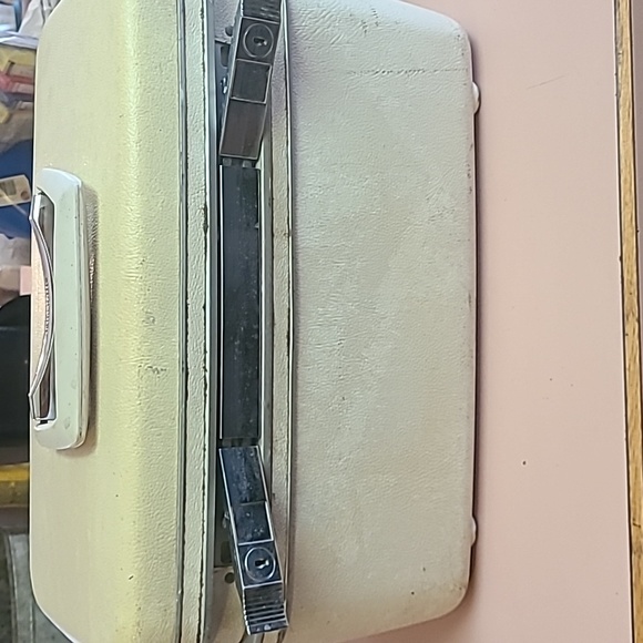 Samsonite | Bags | Vintage Samsonite White Train Case Cosmetic Hard ...